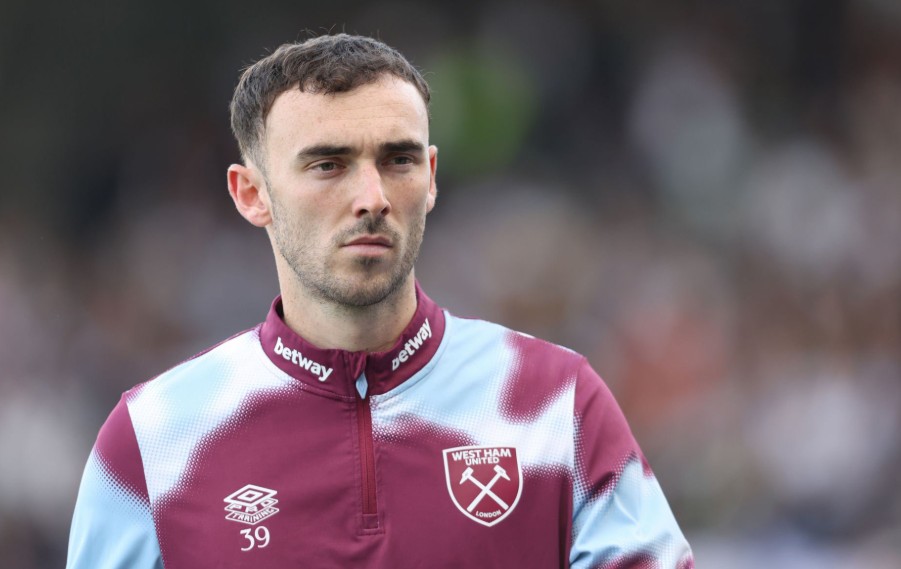 Rangers eye Andy Irving as Nobel Mendy move agreed
