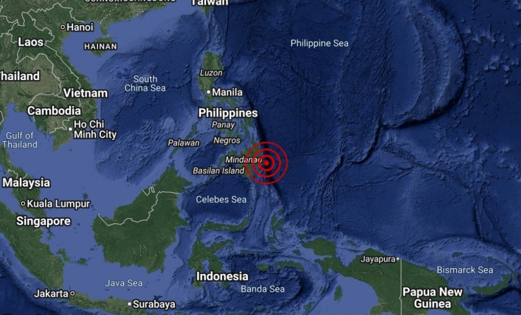 Strong 7.6 Quake Hits Southern Philippines; Tsunami Alert